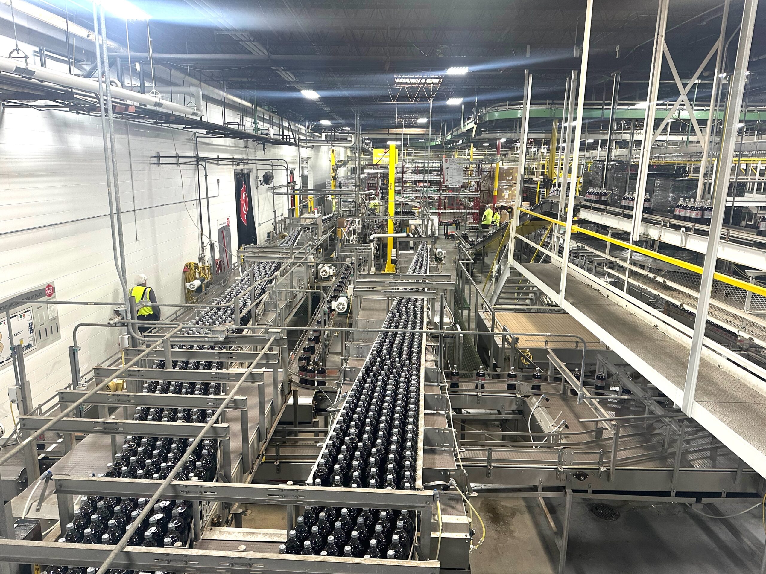 Complete Crown 96 Valve - 600 BPM PET Carbonated Soft Drink Bottling ...